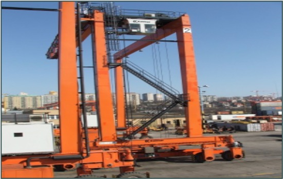 Solid steel constructions in black steel