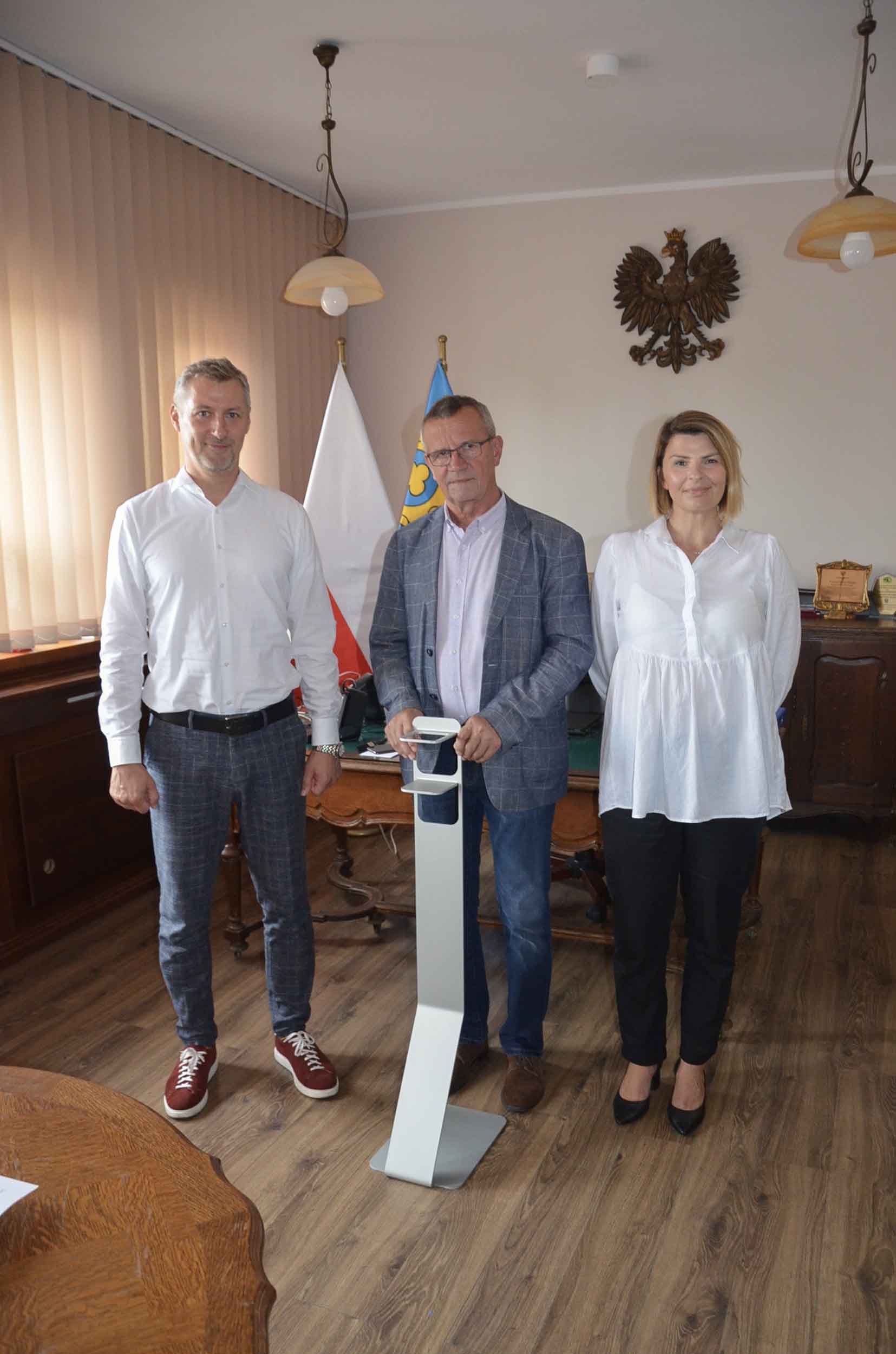 BSB Poland donates 60 COVID disinfection racks to the local community